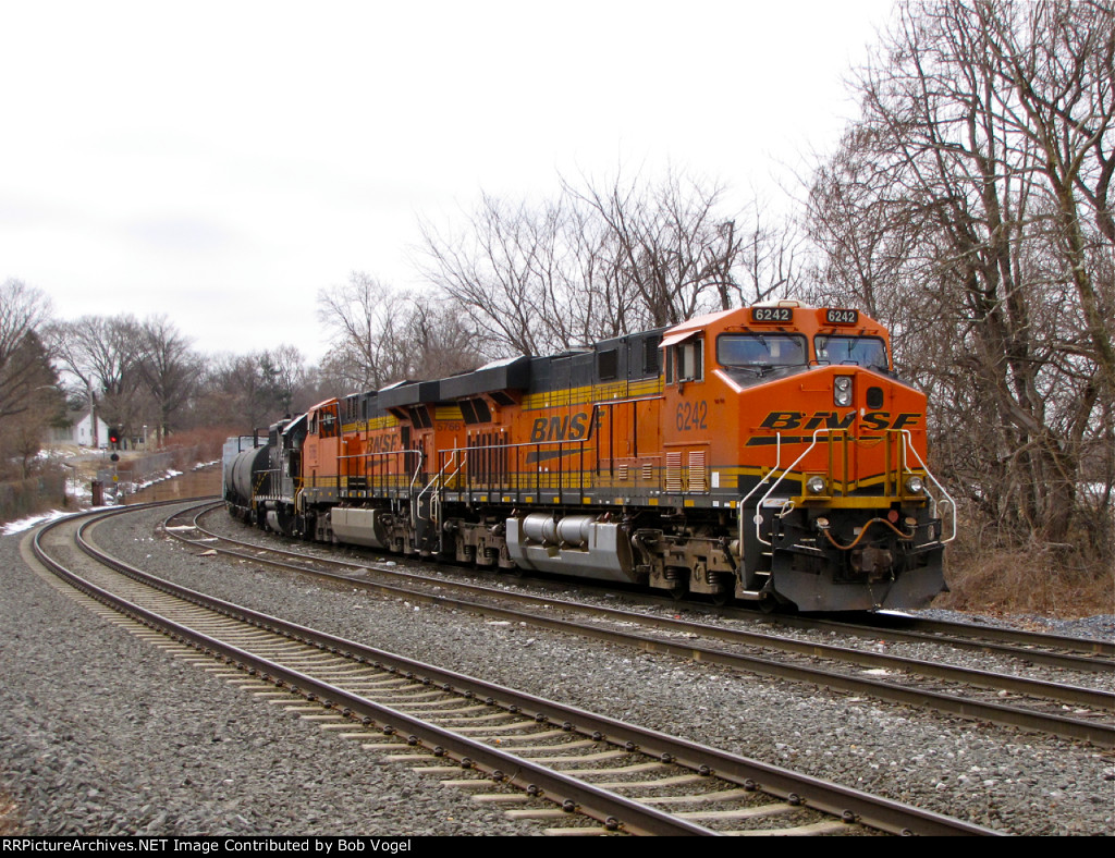 BNSF 6242 and 5766